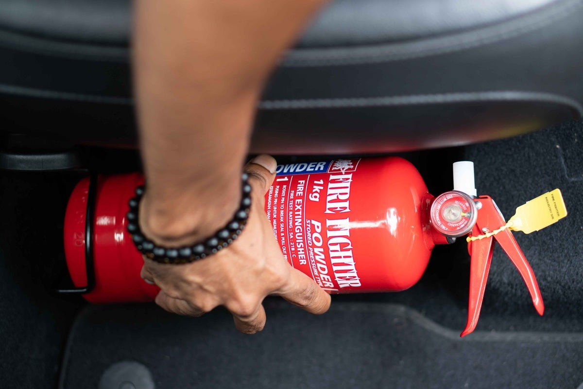 How to Choose the Best Fire Extinguisher for Your Car - ladwa